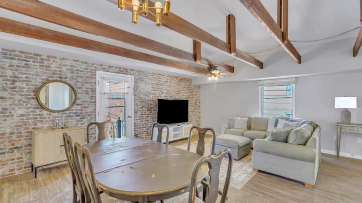 Eagle's Roost Retreat - Near Gsu - Statesboro, GA