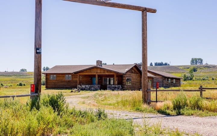 Teal Door Escape- Country Living Close To Town - Buffalo Bill State Park, Cody