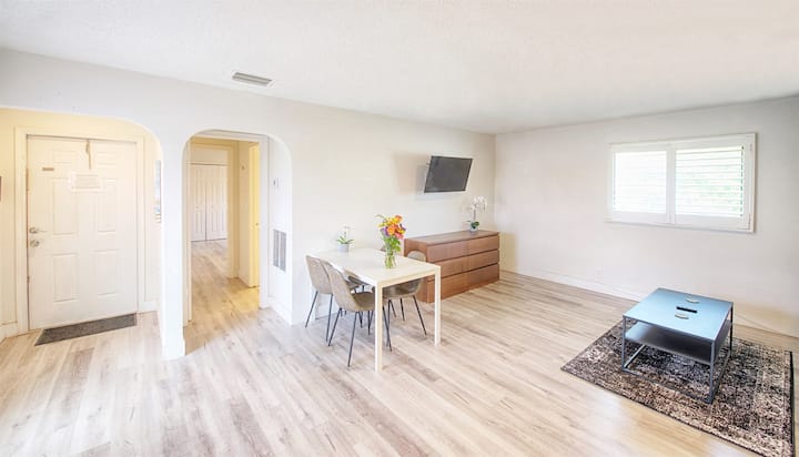 4 Apt Block For Large Groups | Sleeps 10 To 16! - Deerfield Beach, FL