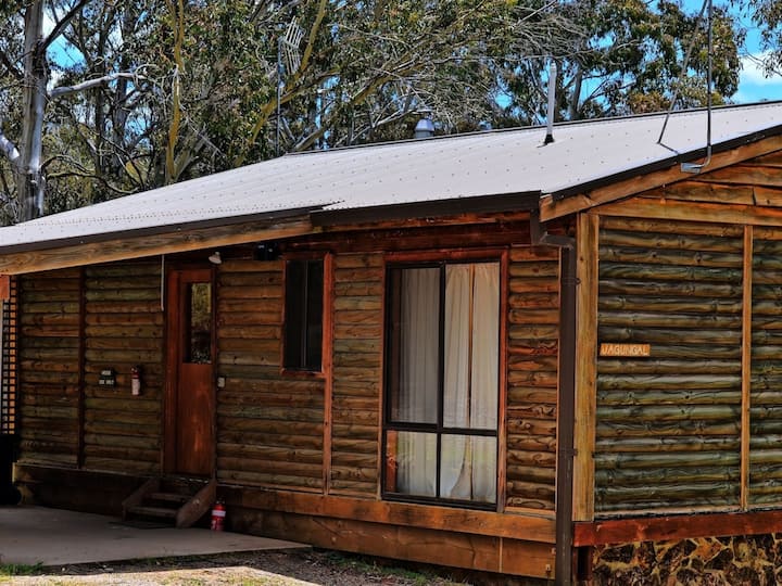 Cabin 1 - Snowy Accommodation - Adaminaby