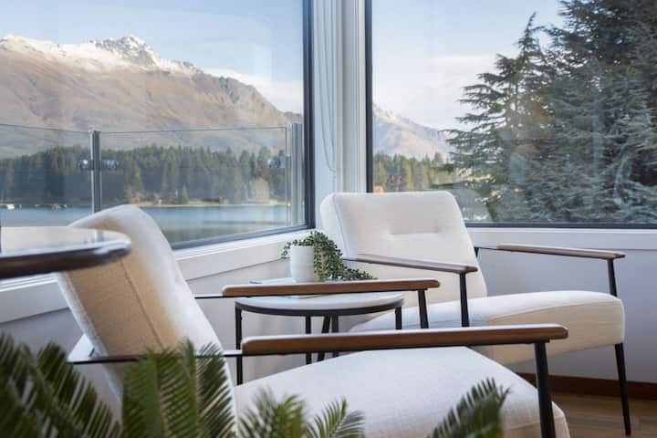 Livin' On Lake Time | Waterfront W/ Stunning Views - Queenstown