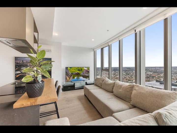 Gorgeous High-rise Unit With Sky Bar, Pool And Gym - Kensington