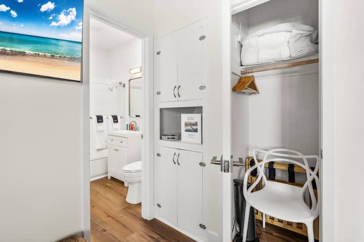 Pacific Beach Retreat: Large Sunny Studio - A/c - Mission Bay, CA