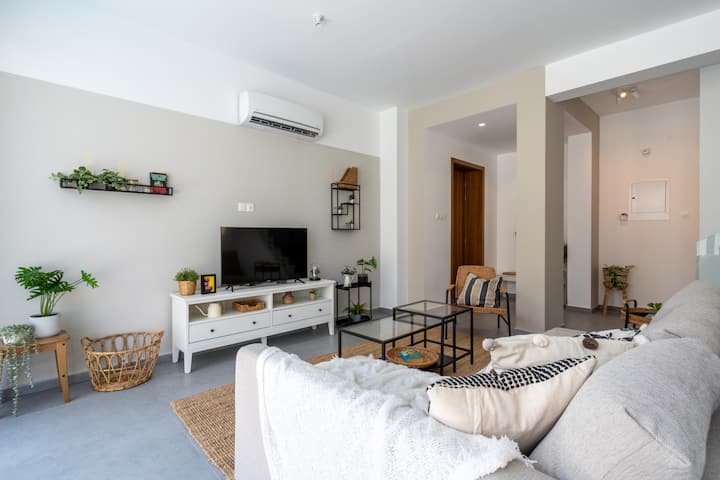 Flora's 3-br Villa W Pool & Terrace In Protaras - Паралимни