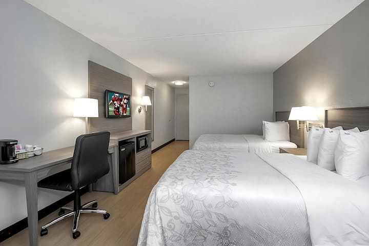 Affordable Stay - Free Coffee, Pets Allowed! - Foxborough, MA