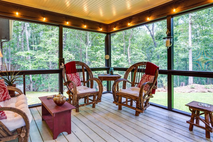Dog-friendly Dahlonega Home W/ Private Fire Pit! - Dahlonega, GA