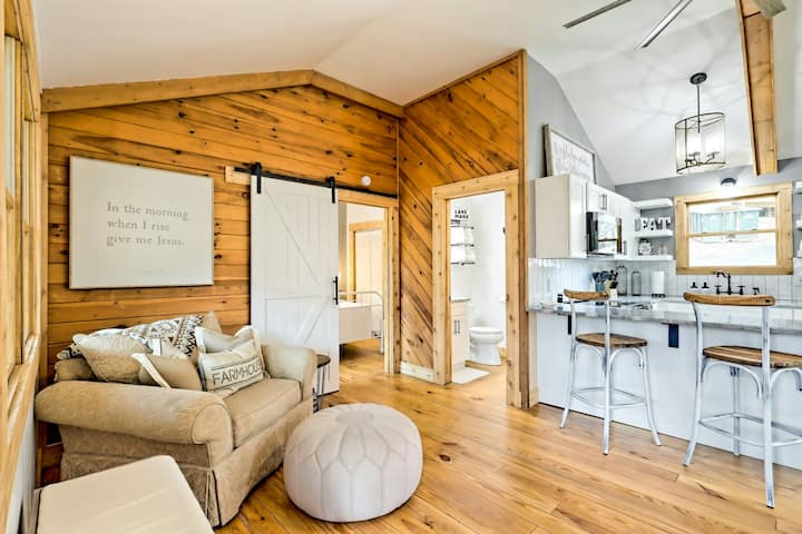 1br Forest Cabin With Wraparound Porch & Fireplace - Suches, GA