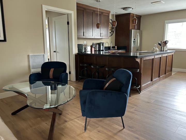 Apt 15: Cozy Apartment Steps From The Beach. - Carpinteria, CA
