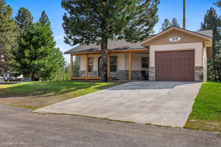 Bogie Bungalow-lake, Golf, Bar, Restaurant - Lake Cascade State Park, Cascade