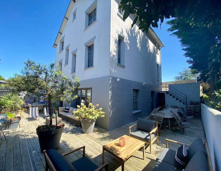 Donvillaise 15 Pers : Jacuzzi, 8 Min à Pied Plage - Granville