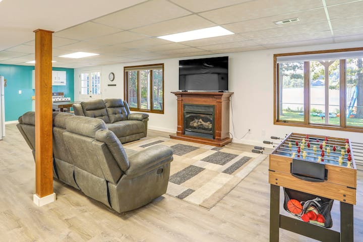 Lakefront Arkansas Escape W/ Grill, Dock & Kayaks! - Horseshoe Bend, AR