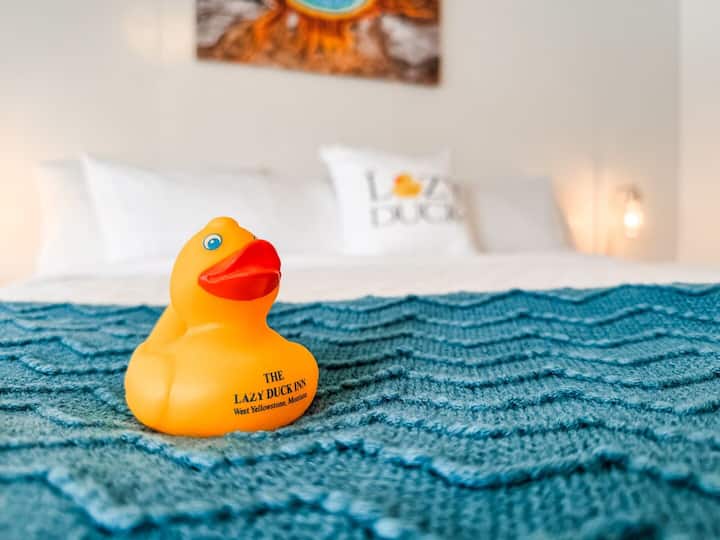 New Lazy Duck Inn #15 King/ Kitchenette - West Yellowstone, MT