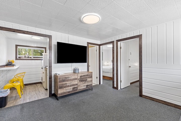 2bdr Suite 1 Min To Yellowstone Lazy Duck 18 - West Yellowstone, MT