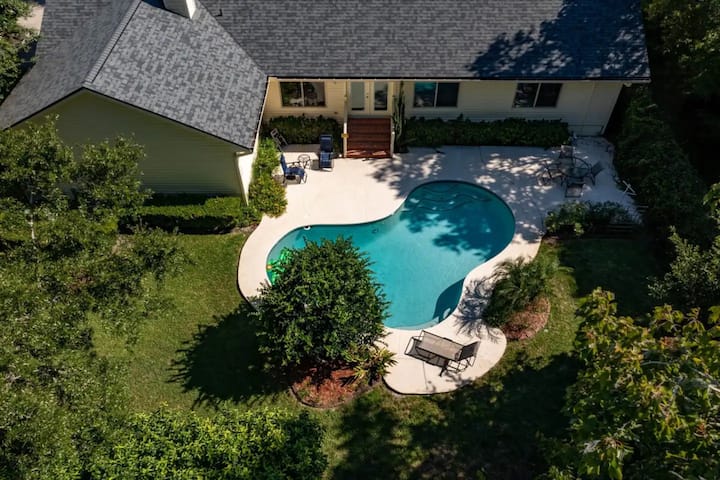 "Casa De Mandarin" Pool, Wi-fi, Sleeps 12 - ジャクソンビル, FL