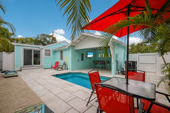 Steps From The Beach-gulf Shore Cottage - Anna Maria Island, FL