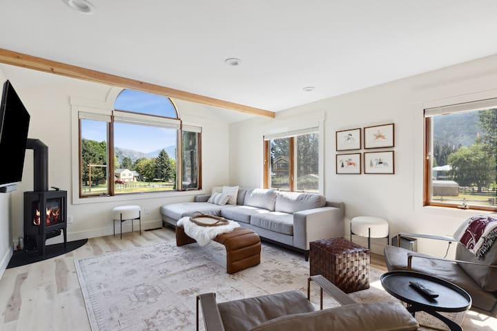 Beautifully Updated Home In East Missoula - Missoula, MT