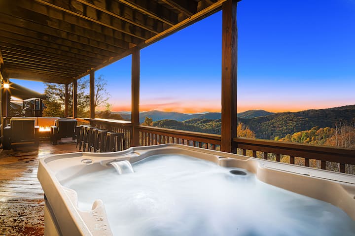 Mountain Dream - Stunning Chalet Cabin W Hot Tub! - North Carolina