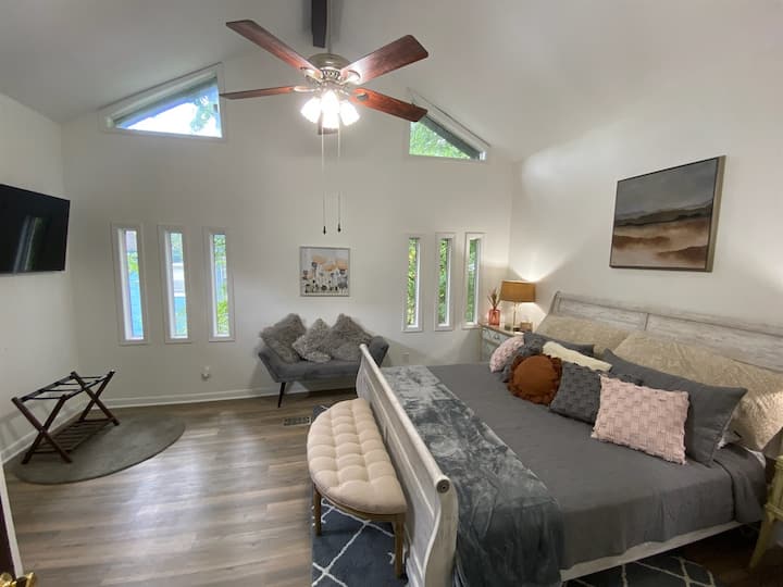 Cotton District | Historic | King Bed - スタークビル, MS