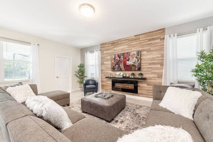 Modern Marvel-spacious, Themed, Fun-filled - Kissimmee, FL