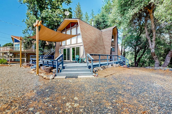 2br Farmhouse-style Cabin In Gated Community - Groveland, CA
