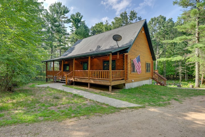 Cozy Arkdale Wood Cabin Near Petenwell Lake! - Wisconsin