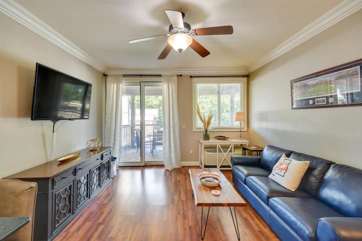 Auburn Retreat W/ Balcony - Walk To Campus! - Auburn, AL