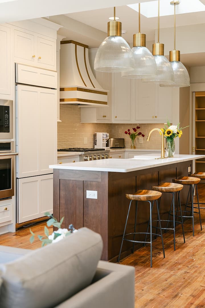 Historic Luxury 3 Bedroom -Main Street Apt 204 - Columbia, SC