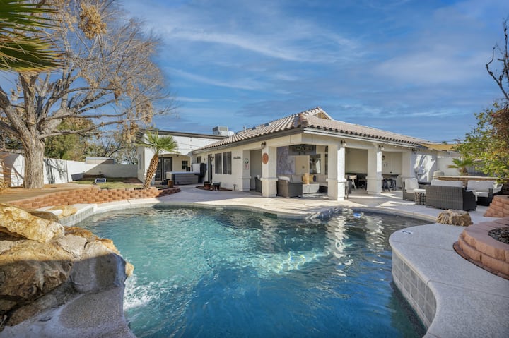 Near Vegas Strip 1story, 5br, Pool, Hottub, Games - Boulder City, NV