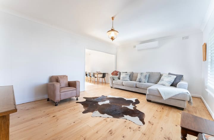 Joffs Beach House—coastal Ease Near Main Street - Victor Harbor