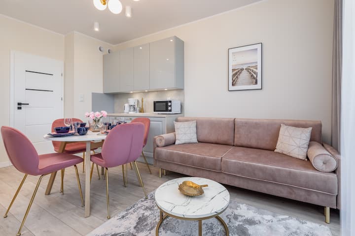 Stylish Apartment | Parking, Sauna And Gym - Kołobrzeg