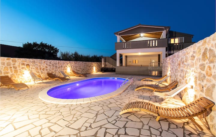 5 Bedroom Gorgeous Home In Podlug - Benkovac