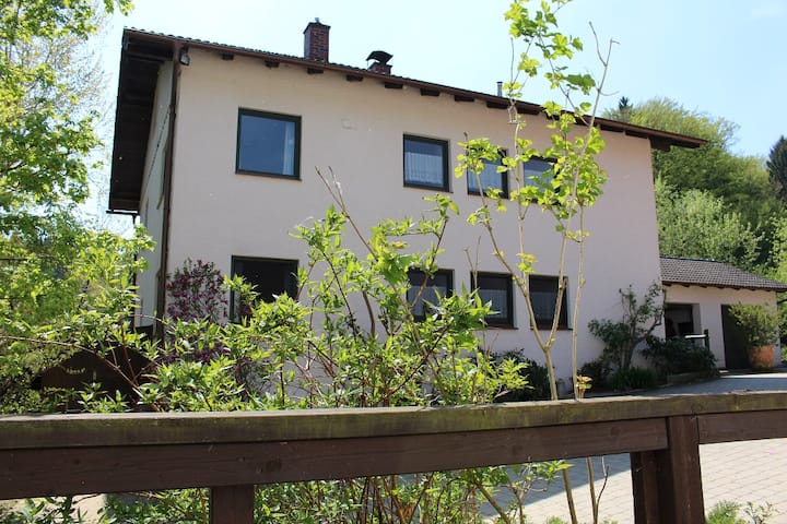 Dreibettzimmer (Gensleiten, Reut) - Burghausen