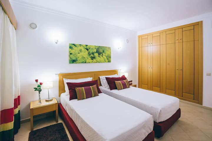 Prime Location! Two Units, 2 Pools, Free Parking! - Albufeira