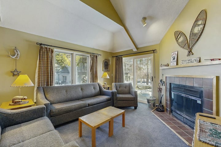 Updated 2br | Pool | Hot Tub | Sauna - Killington, VT