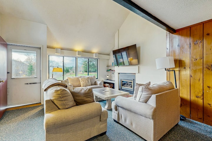 2br Golf Course-front Condo With Loft & Pools - Stowe, VT