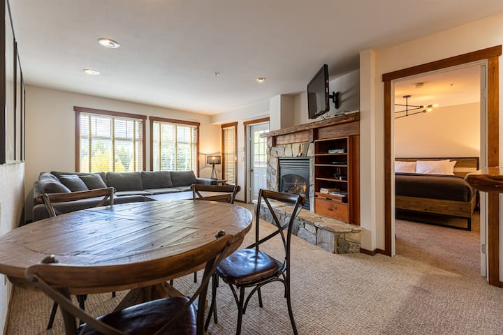 Newly Renovated 2 Bedroom Ski In / Out L Sleeps 5 - Fernie