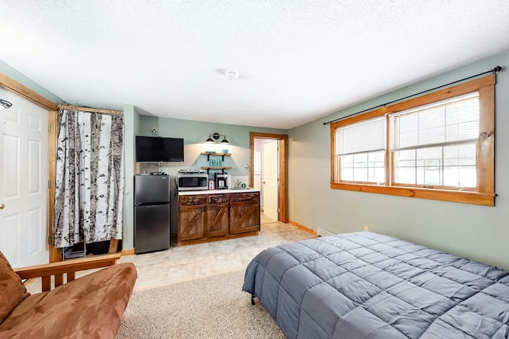 Efficient Studio 2nd-floor | Kitchenette - Ludlow, VT