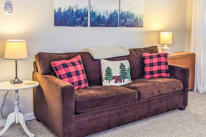 Downtown 1br 2nd-floor | Kitchenette - Ludlow, VT