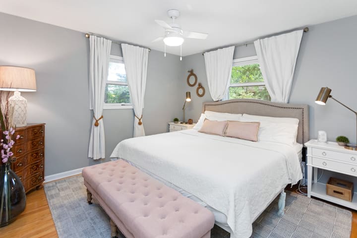 Remodeled, Backyard, Solo Stove, Back Porch - Three Oaks, MI