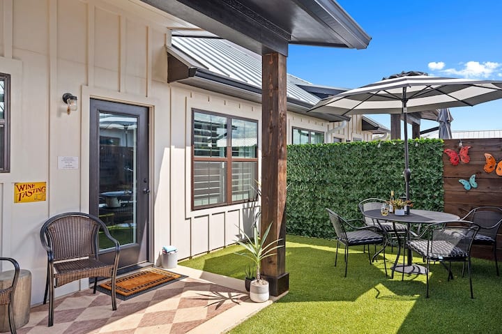 The Burg's Nest | Brand New Luxury Suite - Fredericksburg, TX