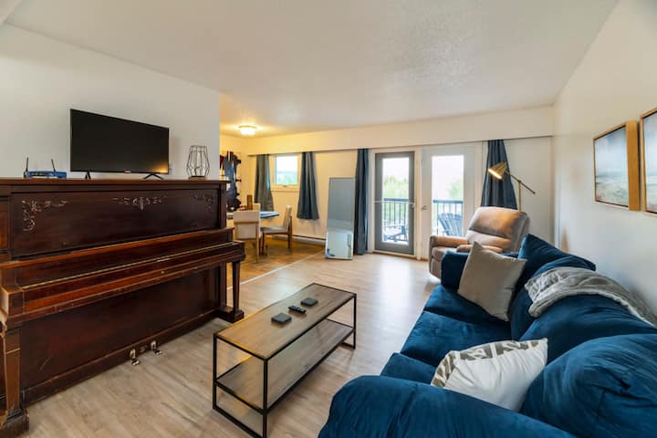 Nn - The Emerald - Riverdale 2-bed 1-bath - Whitehorse