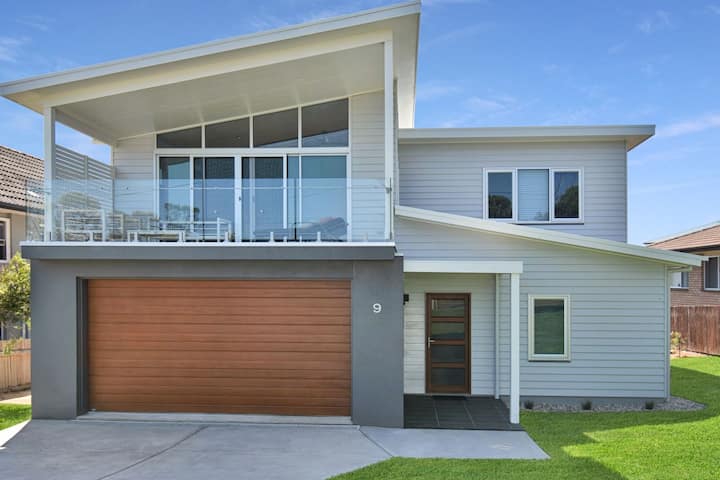 9 Scenic Drive - Ocean Front - Bermagui