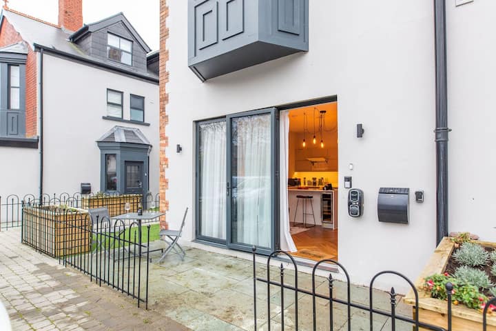 Cozy 2br Retreat | Prime Cardiff Location - Cardiff