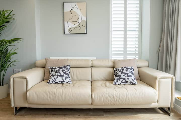 Stylish 2br City Centre, Parking, Sky Sports. - Cardiff