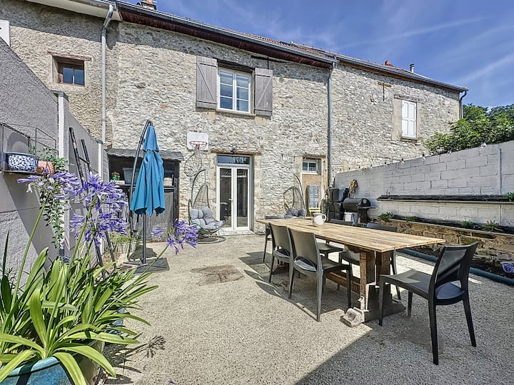 Agréable Maisonnette Ancienne Et Confortable - Chantilly