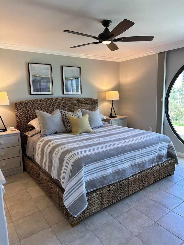 Stunning Marco Island Condo /Across From Beach /2b - Marco Beach, Marco Island