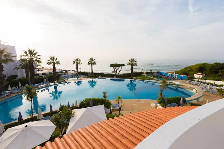 Beachfront Hotel With 2 Pools, Near Oura Beach! - Albufeira