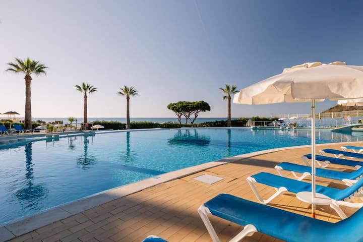 Pleasant Stay! Beachfront, 2 Pools, Free Parking! - Albufeira