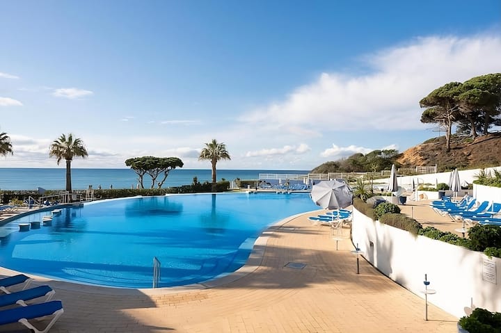 Relaxing Getaway Awaits! 2 Pools, Near Oura Beach! - Albufeira