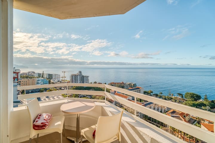 Check Out Funchal's Marina! Sea View, Outdoor Pool - Funchal